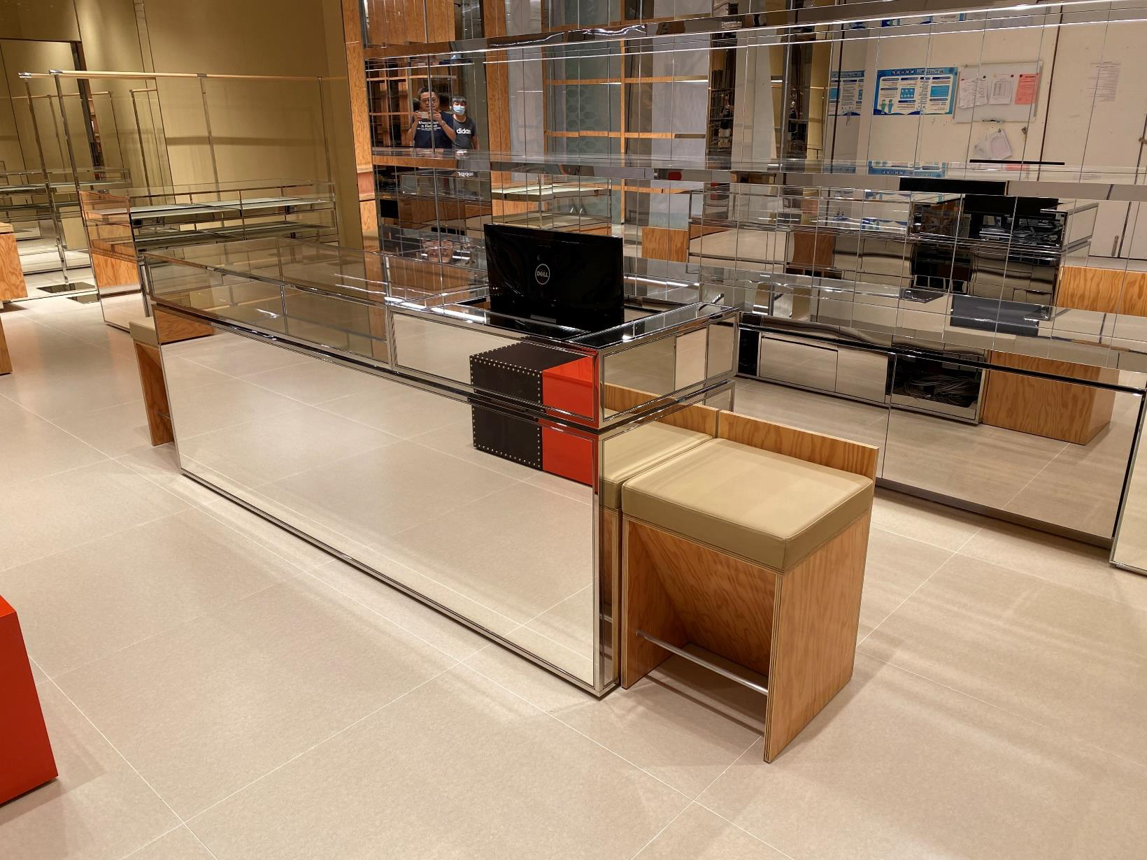 Burberry Store at Shenzhen Bao'an Airport: A Fusion of Luxury and ...